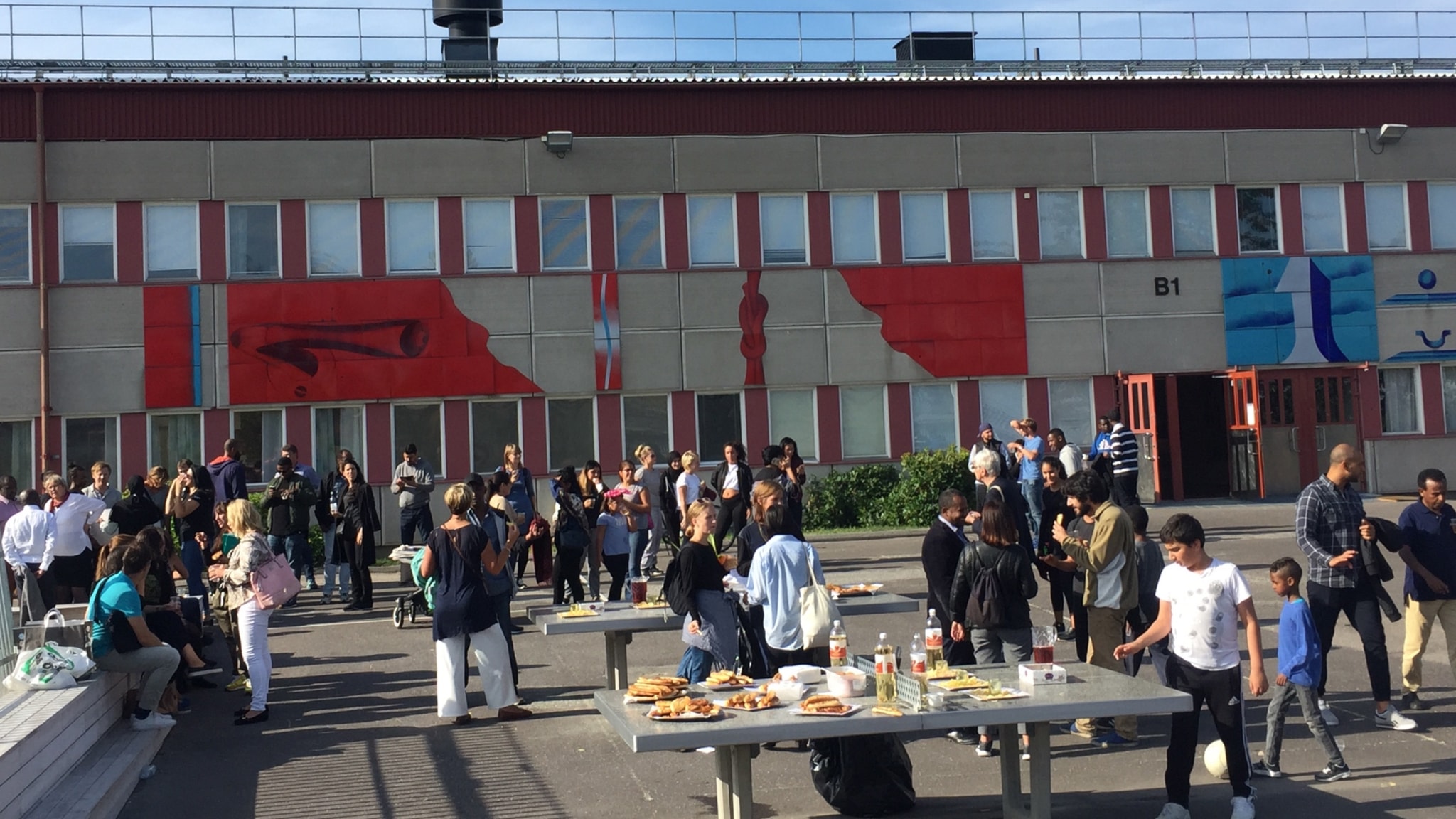 Festligheter vid Hjulsta grundskola trots branden | Sveriges Radio