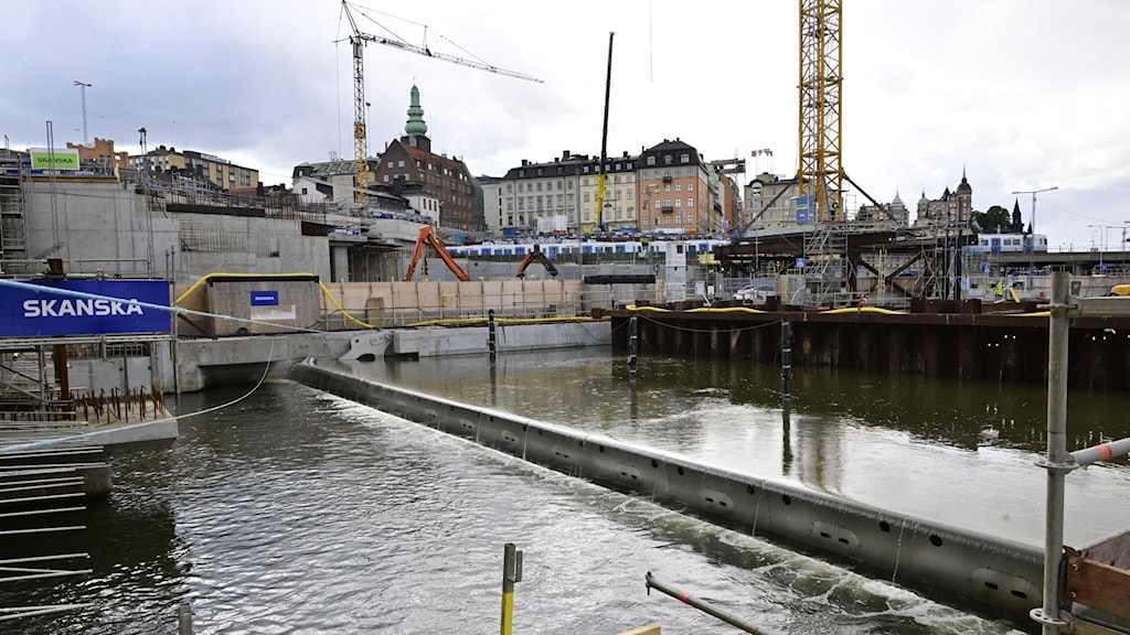 Tidskapsel ska gjutas in på hemlig plats i nya slussen - P4 Stockholm ...