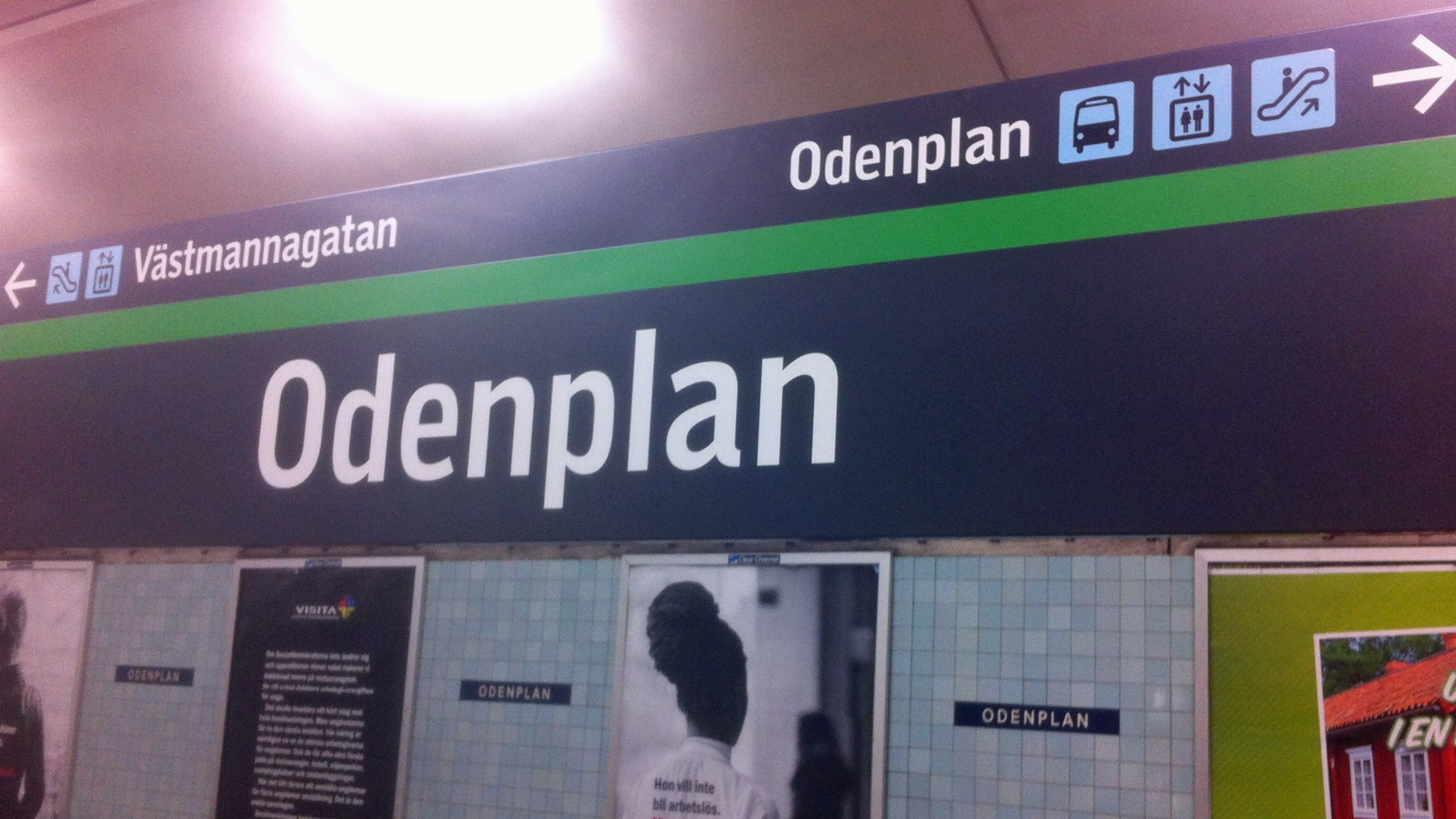 Nya skyltar i tunnelbanan - P4 Stockholm | Sveriges Radio