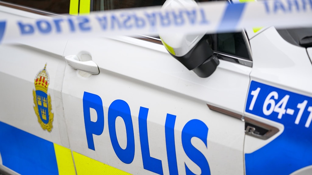 Knuffades ut ur bil – greps av polisen - P4 Stockholm | Sveriges Radio