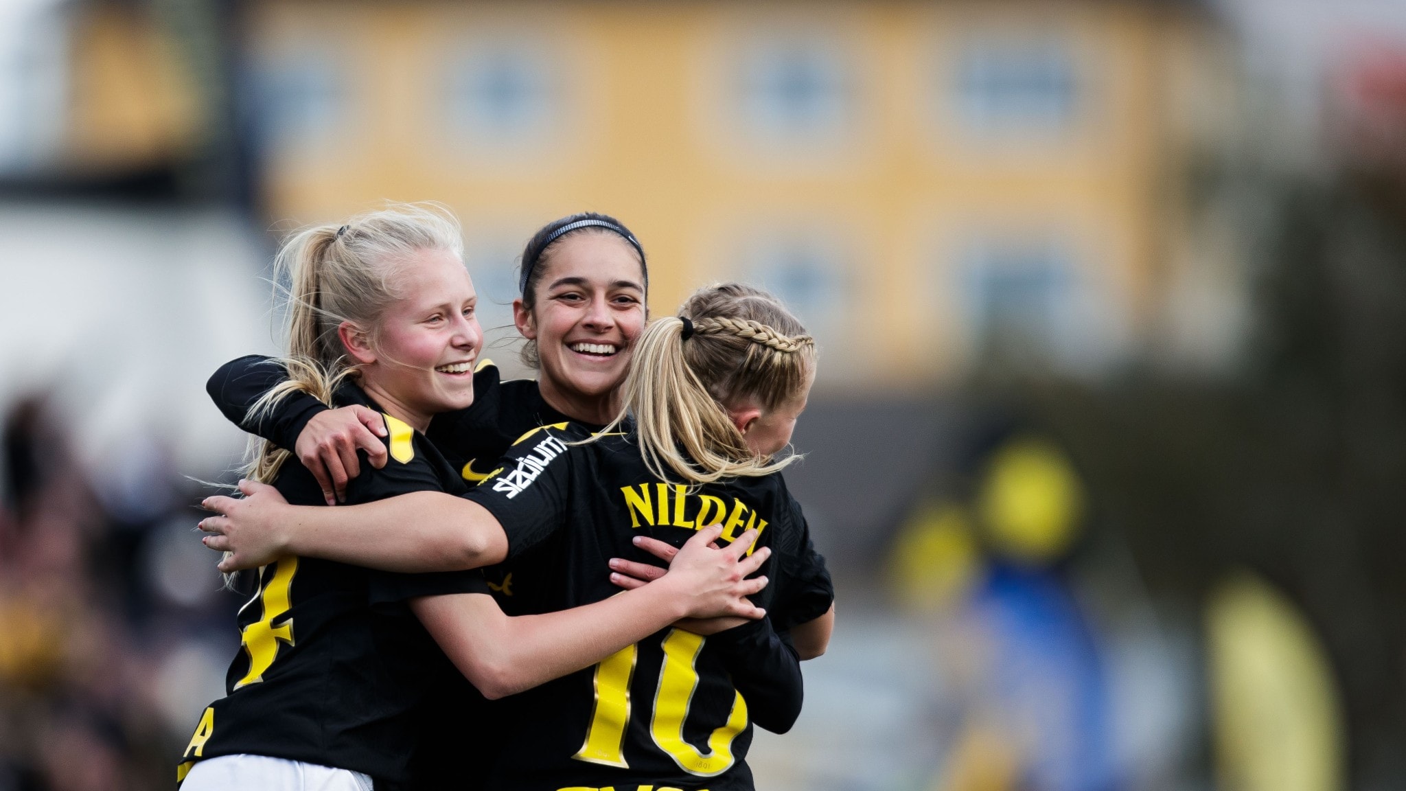 AIK tillbaka i damallsvenskan – går mot förlustfri säsong - P4 ...