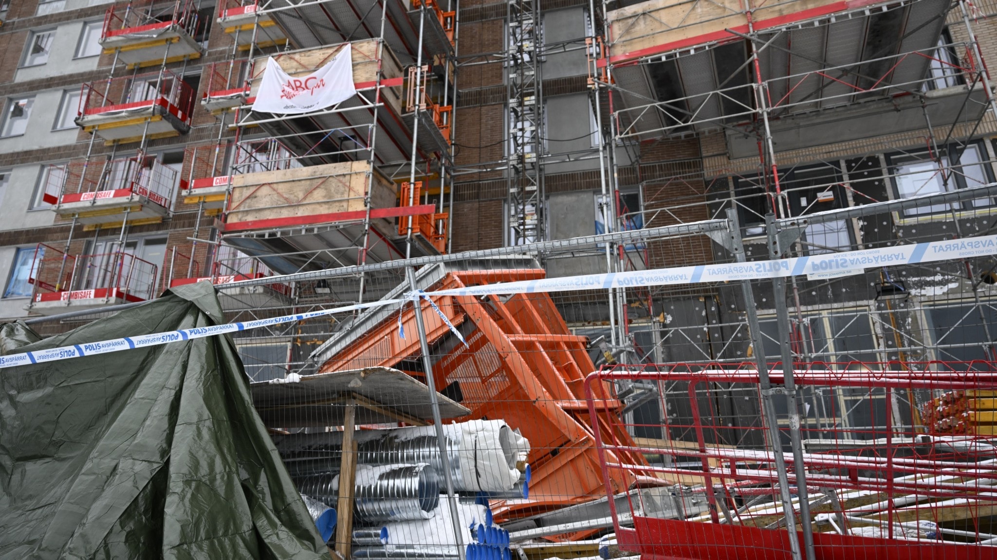 Tillverkaren: Hissen kan ha varit felinstallerad - P4 Stockholm ...