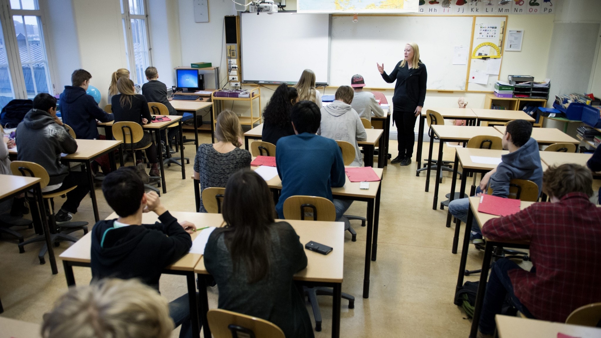 Gurgeltester införs på alla skolor i Stockholms län - P4 Stockholm ...