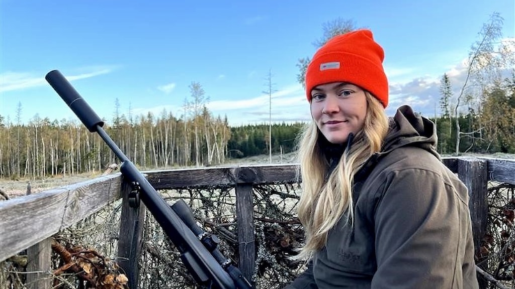 Ebba Karlsson sköt sin första älg: ”Pulsen höjs absolut” - P4 Kronoberg ...