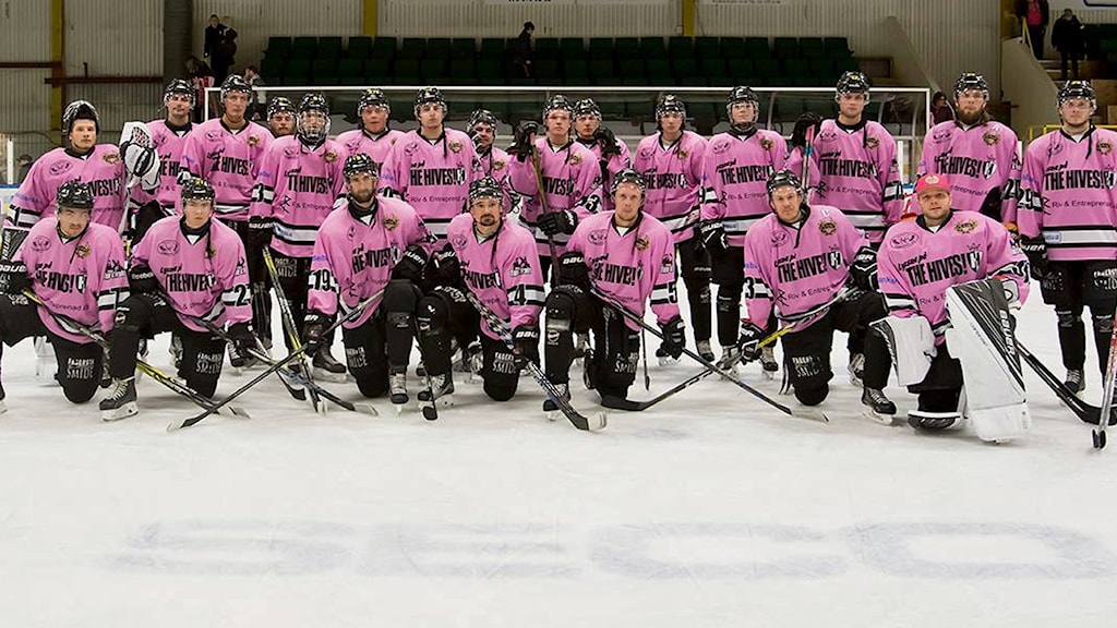Nästan tusen stöttade FAIK:s match mot cancer - P4 Västmanland ...