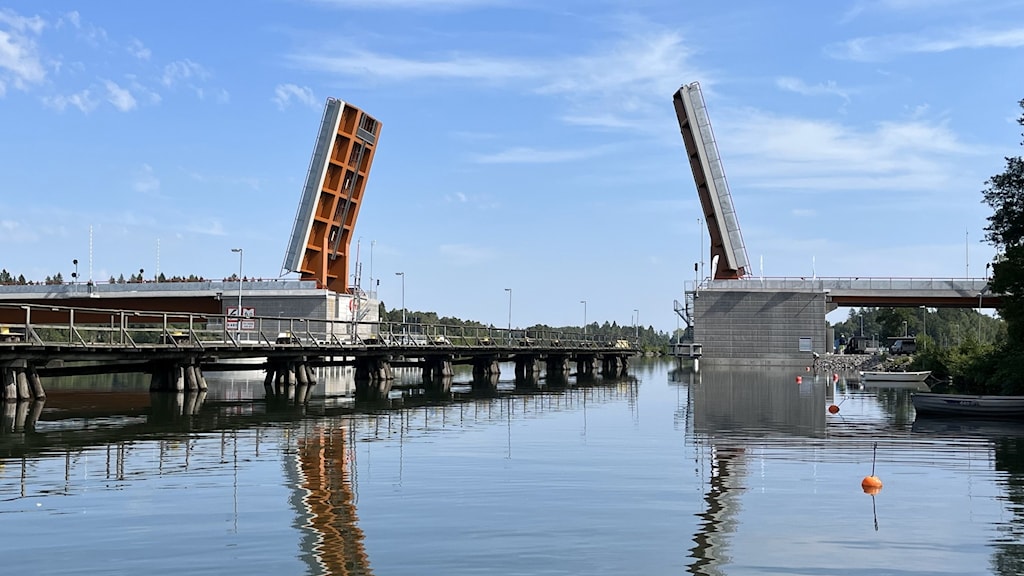 Järnvägsbron öppnas – nästan två år och 310 miljoner senare - P4 Väst ...