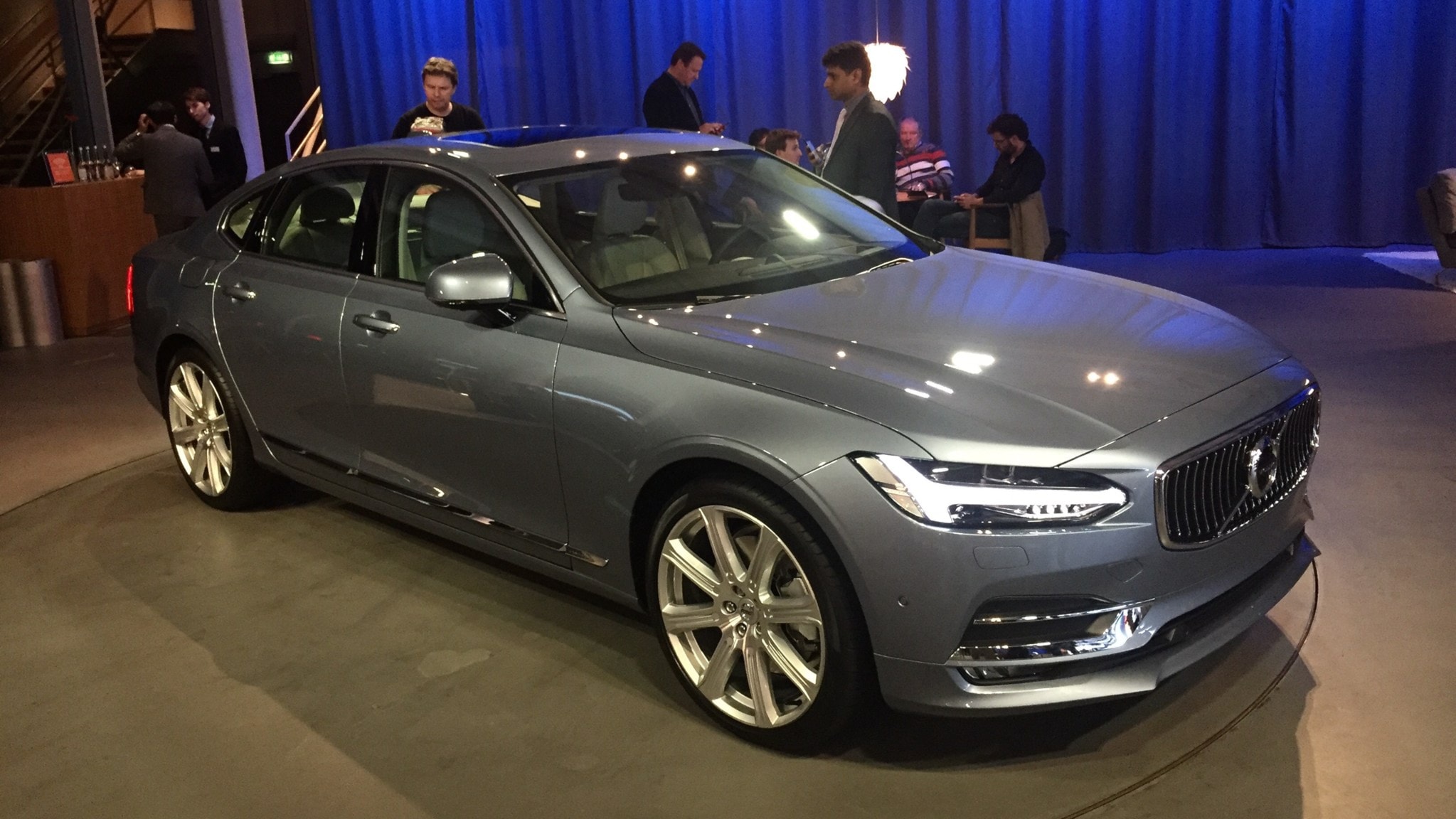 Volvo lanserar ny viktig bilmodell - P4 Väst | Sveriges Radio