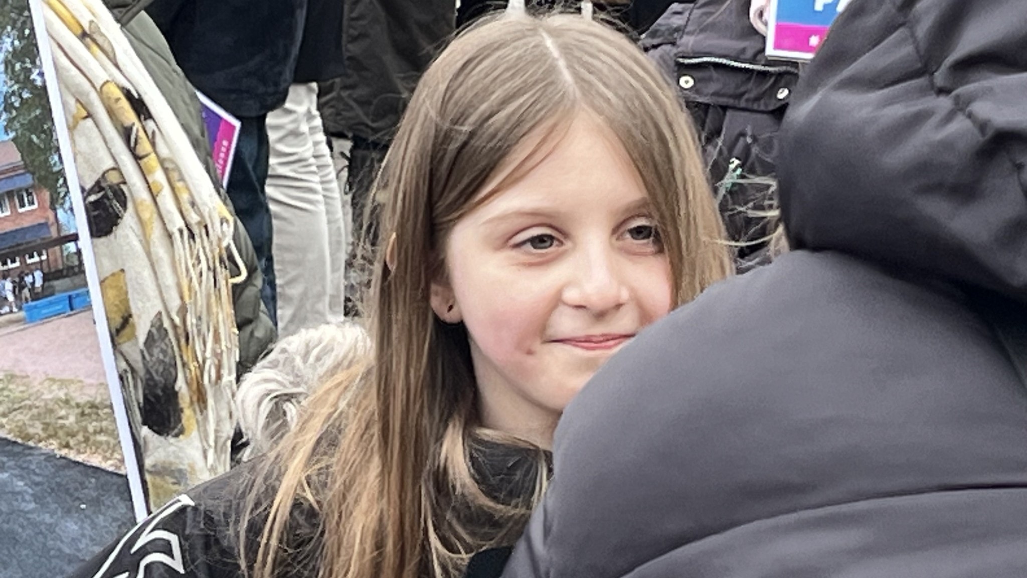 Lisa, 9, får stanna i Sverige – har fått uppehållstillstånd | Sveriges ...