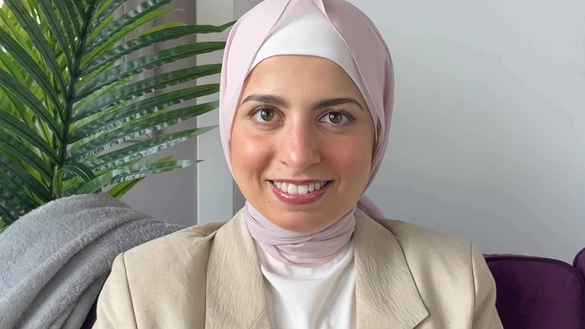 Tasnim ser nu ljust på Syriens framtid: ”Kanske är kriget över” - P4 ...