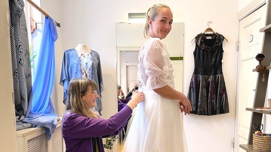 Begagnade festkläder trend när maj blir dyr månad | Sveriges Radio