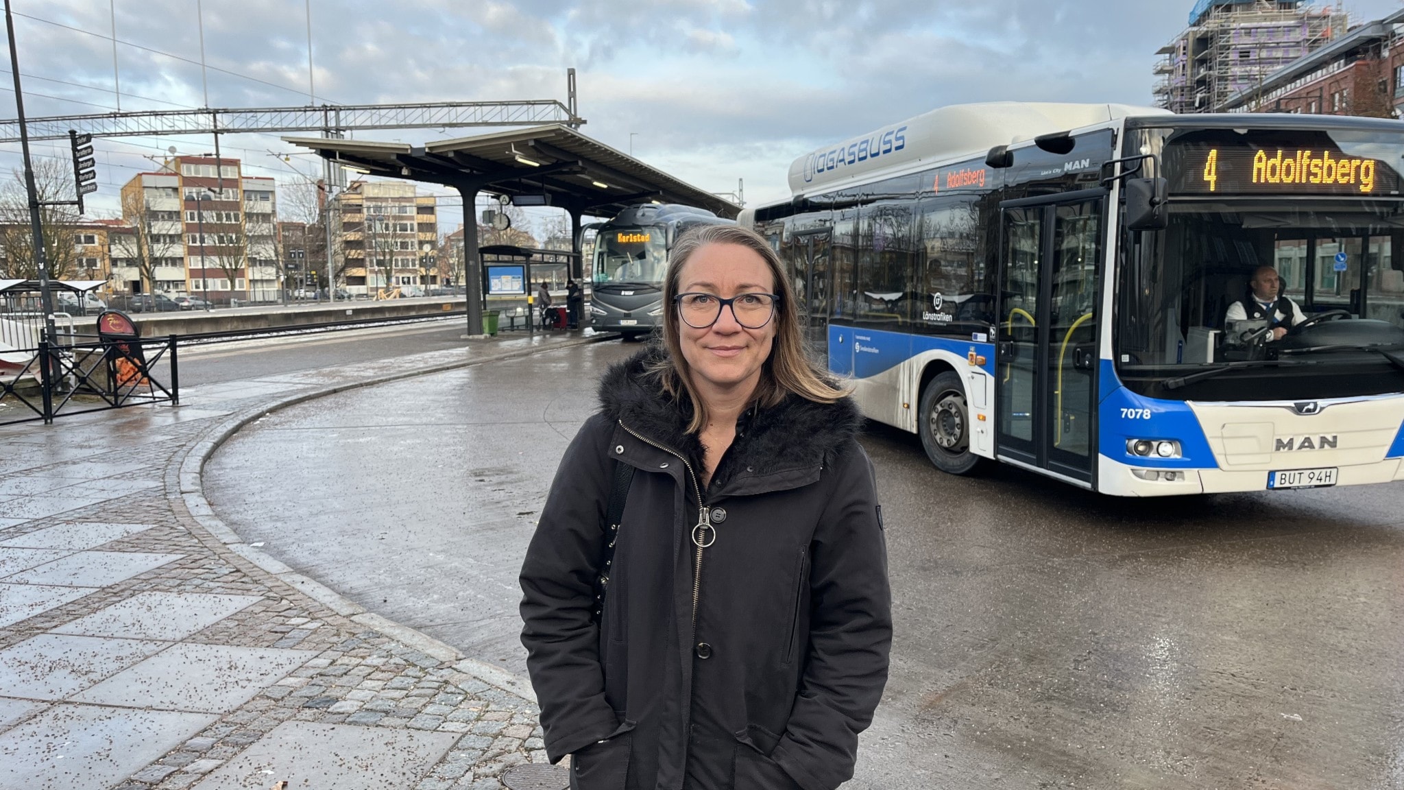 Starka känslor när flera busslinjer dras in på landet | Sveriges Radio