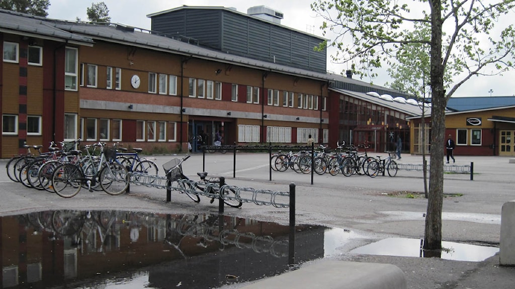 Vivallaskolans åk 7-9 läggs ner 2017 - P4 Örebro | Sveriges Radio
