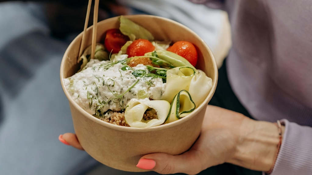 Bowl-effekten: Mat som serveras i skål uppfattas som nyttigare - P4 ...