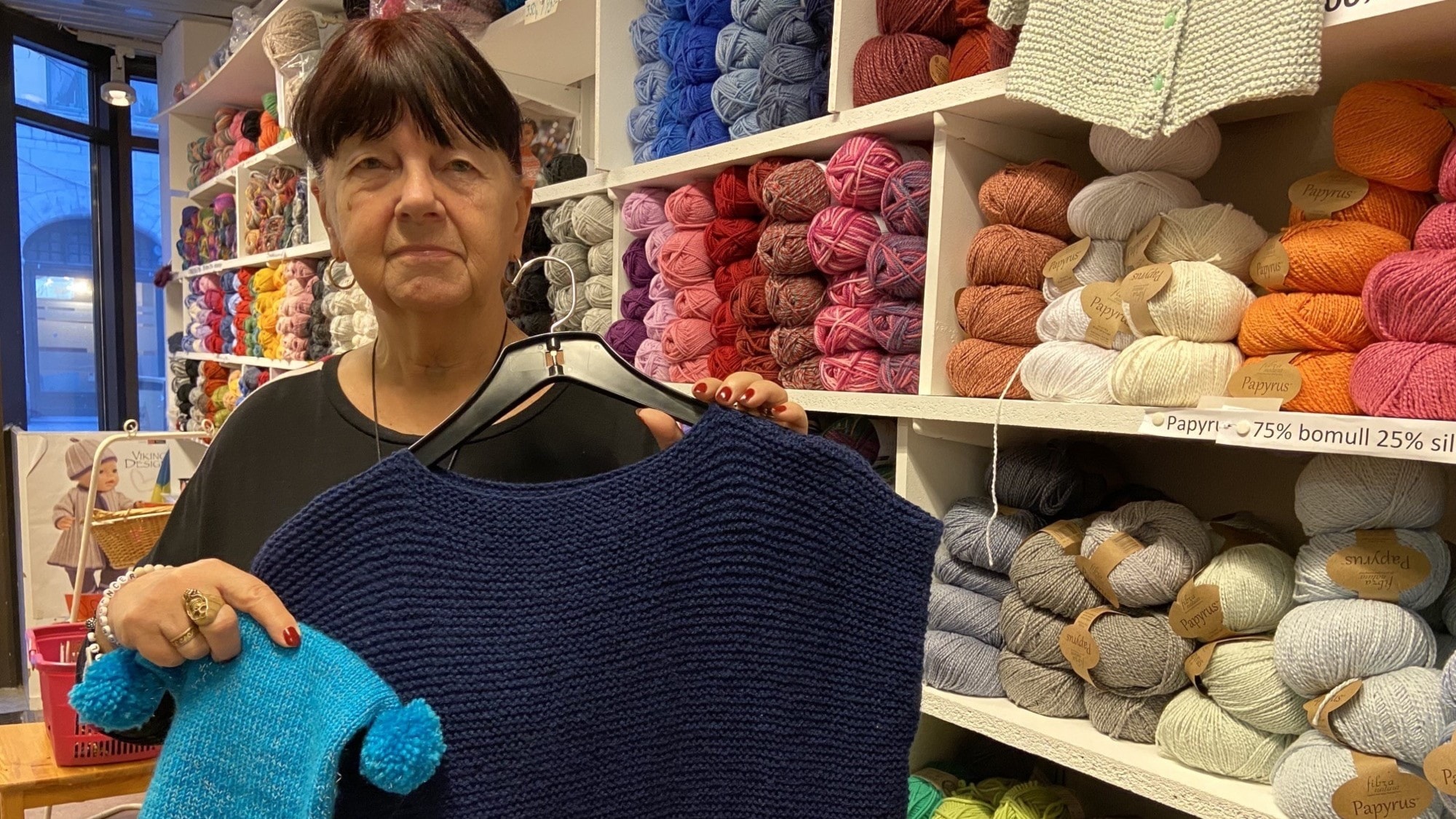 Inga-Lill driver garnbutik: "Högsäsong just nu" | Sveriges Radio