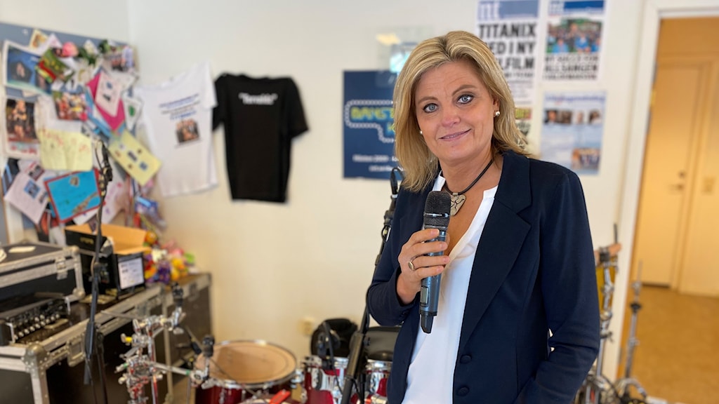 Hon fick byta musikscenen mot vården - P4 Östergötland | Sveriges Radio