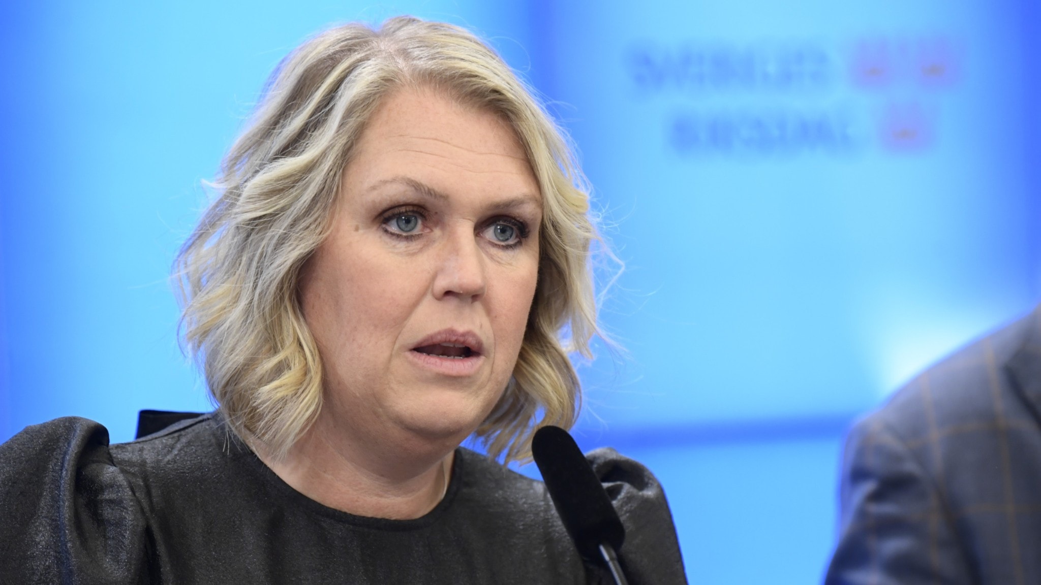 Hallengren (S) om säljbluffen: ”Det är för jäkligt” - Studio Ett ...