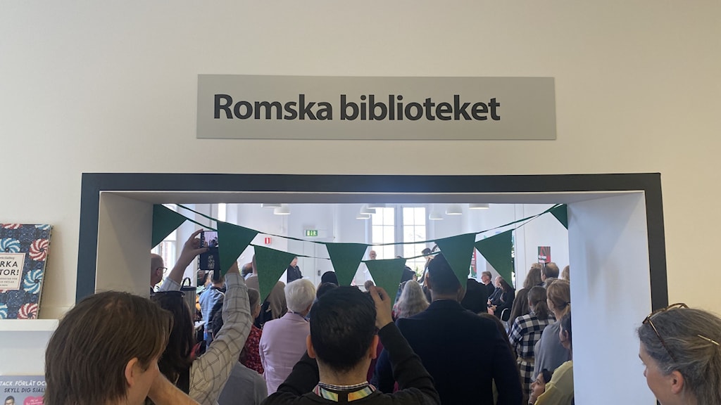 Idag invigs Sveriges första romska bibliotek | Sveriges Radio