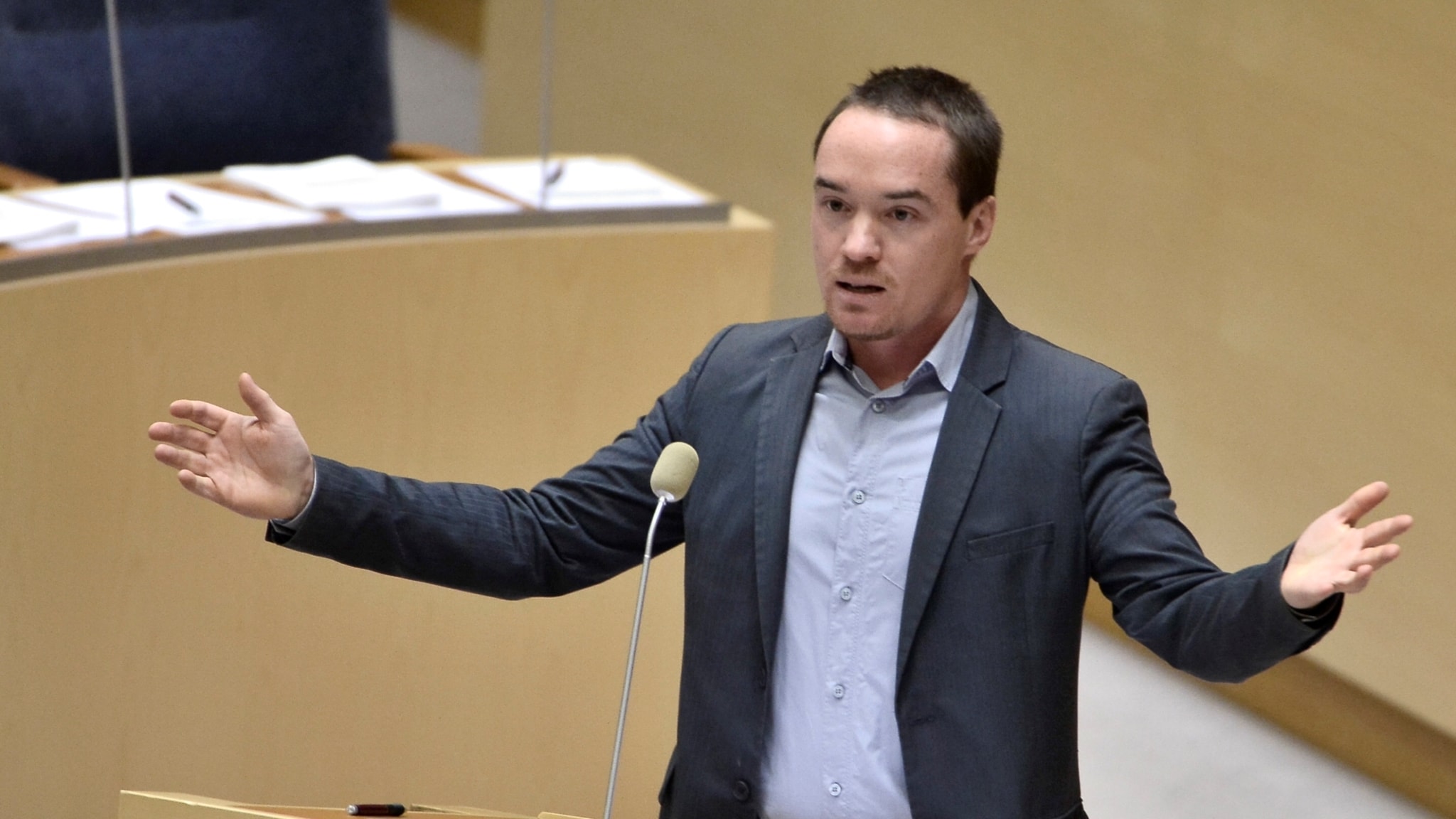 Ekeroth takes time out as police investigate alleged assault - Radio ...