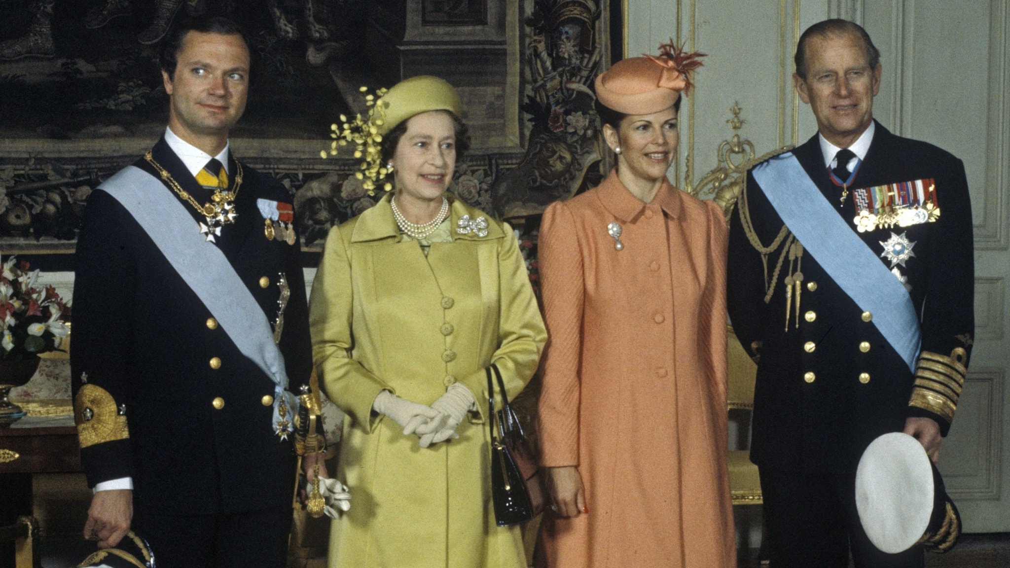 Swedish royals and politicians offer condolences following Queen ...