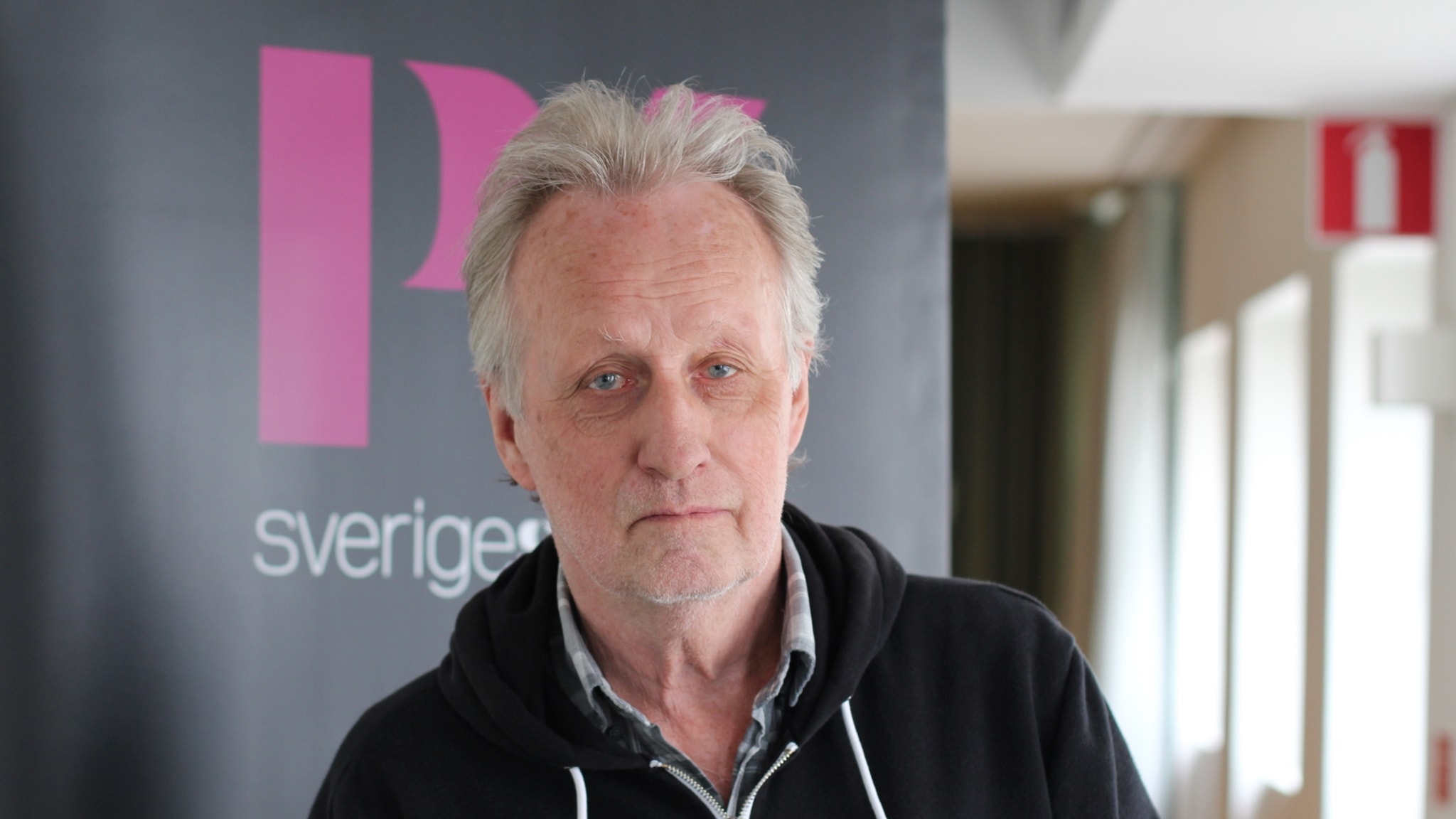 Jan Stenmark tillbaka med nya satiriska kollage - P4 Extra | Sveriges Radio