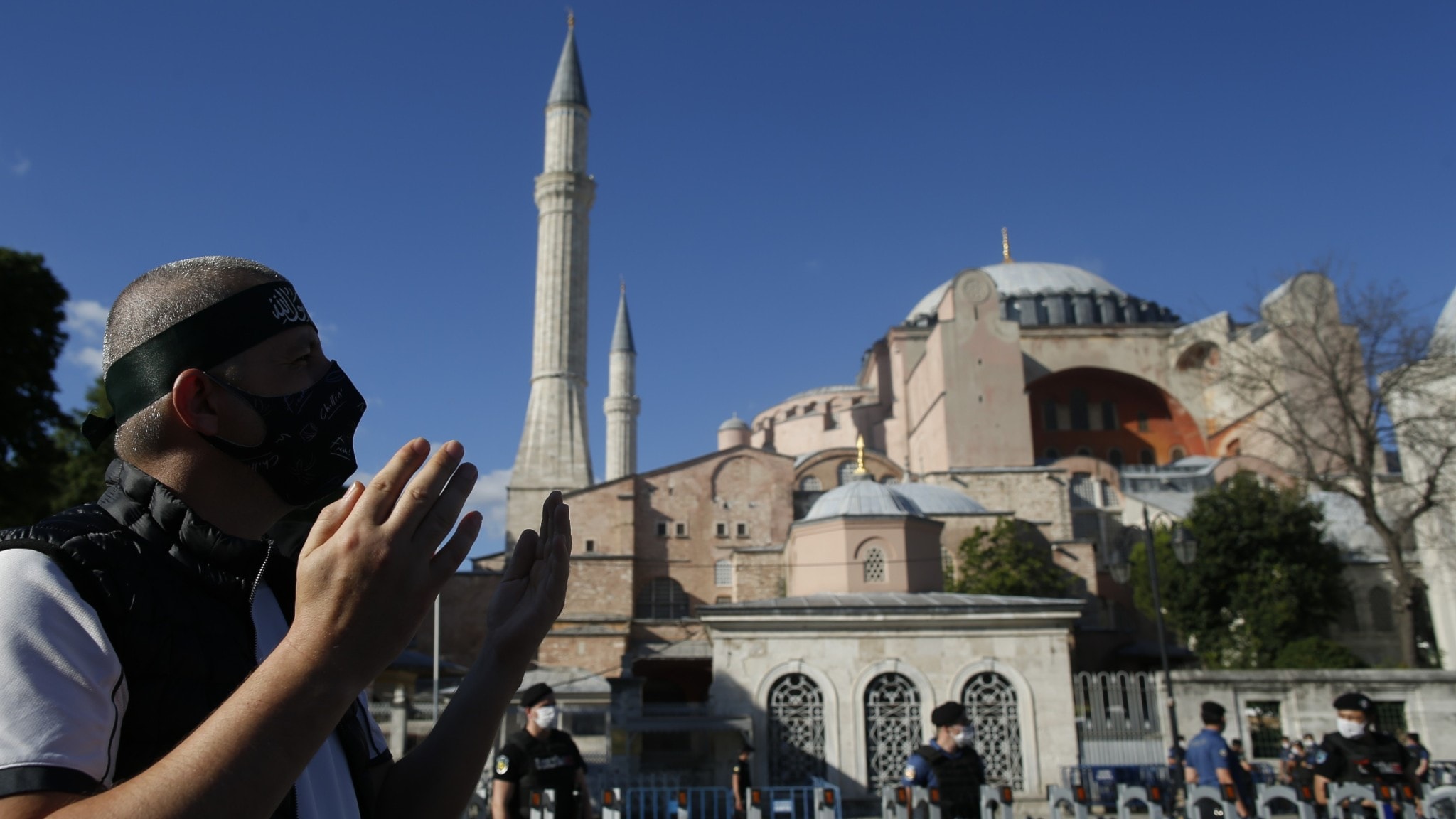 Vad hände när Hagia Sofia i Istanbul omvandlas från museum till moské ...