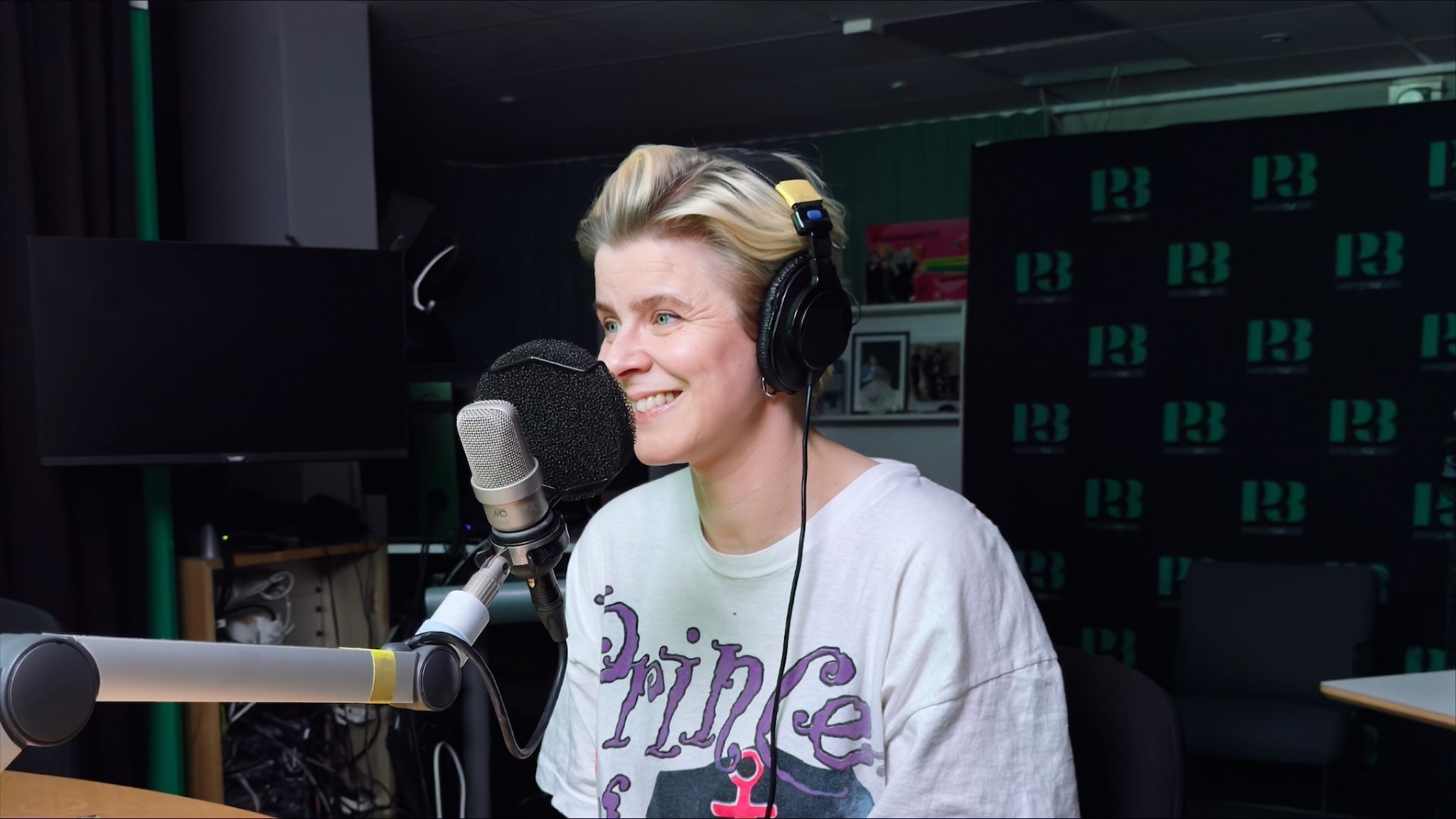 Robyn: ”Man måste leva också om man ska ha saker att skriva om” | P3 ...