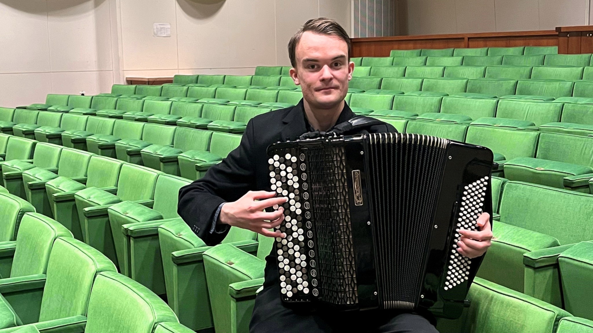 Leo Florin guldmedaljör i dragspels-VM ordnar gala | Sveriges Radio