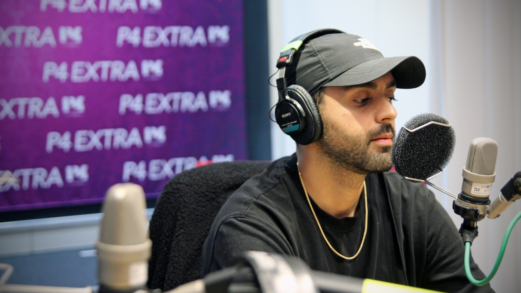 Ardalan Esmaili vill utmana normen för icke-vita 9 september 2020 - P4 ...