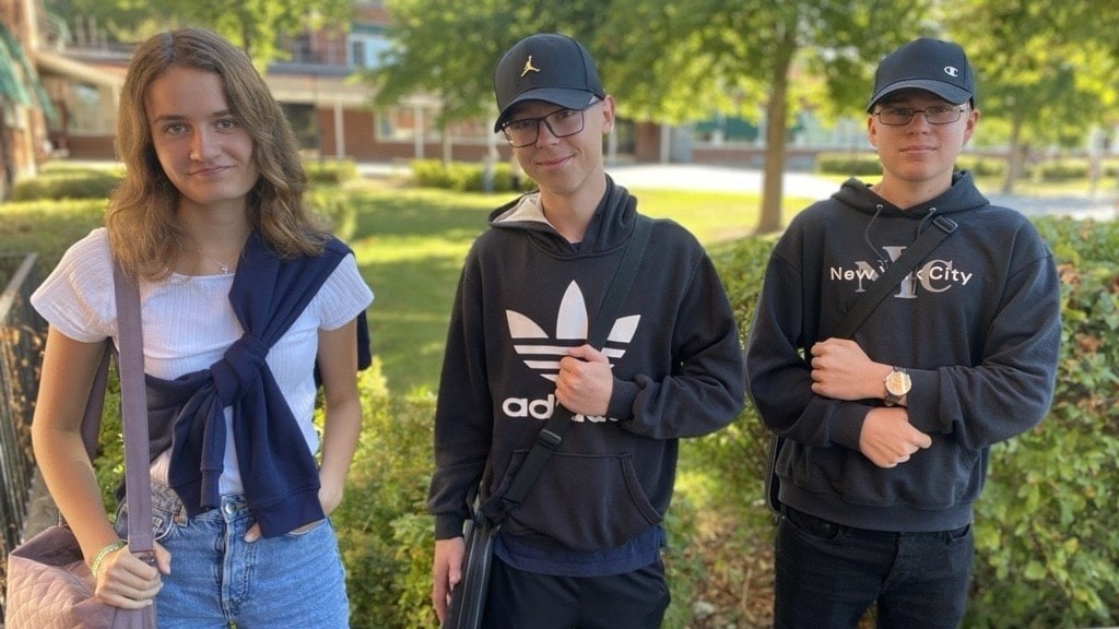 Anton vill ha mobilförbud i skolan: "Skulle vara mycket lugnare" - P4 ...