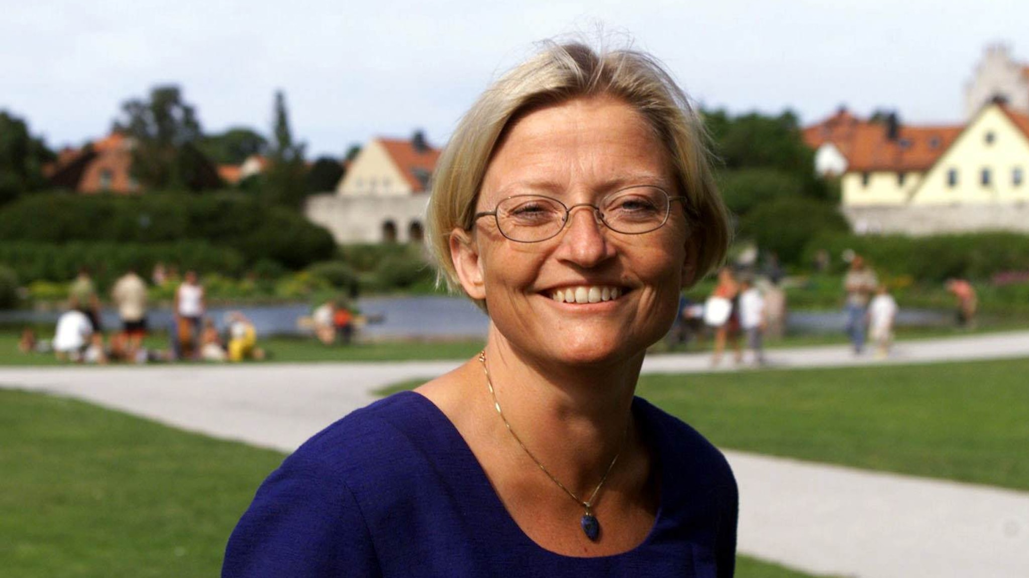 2003: Utrikesminister Anna Lindh mördas | Sveriges Radio