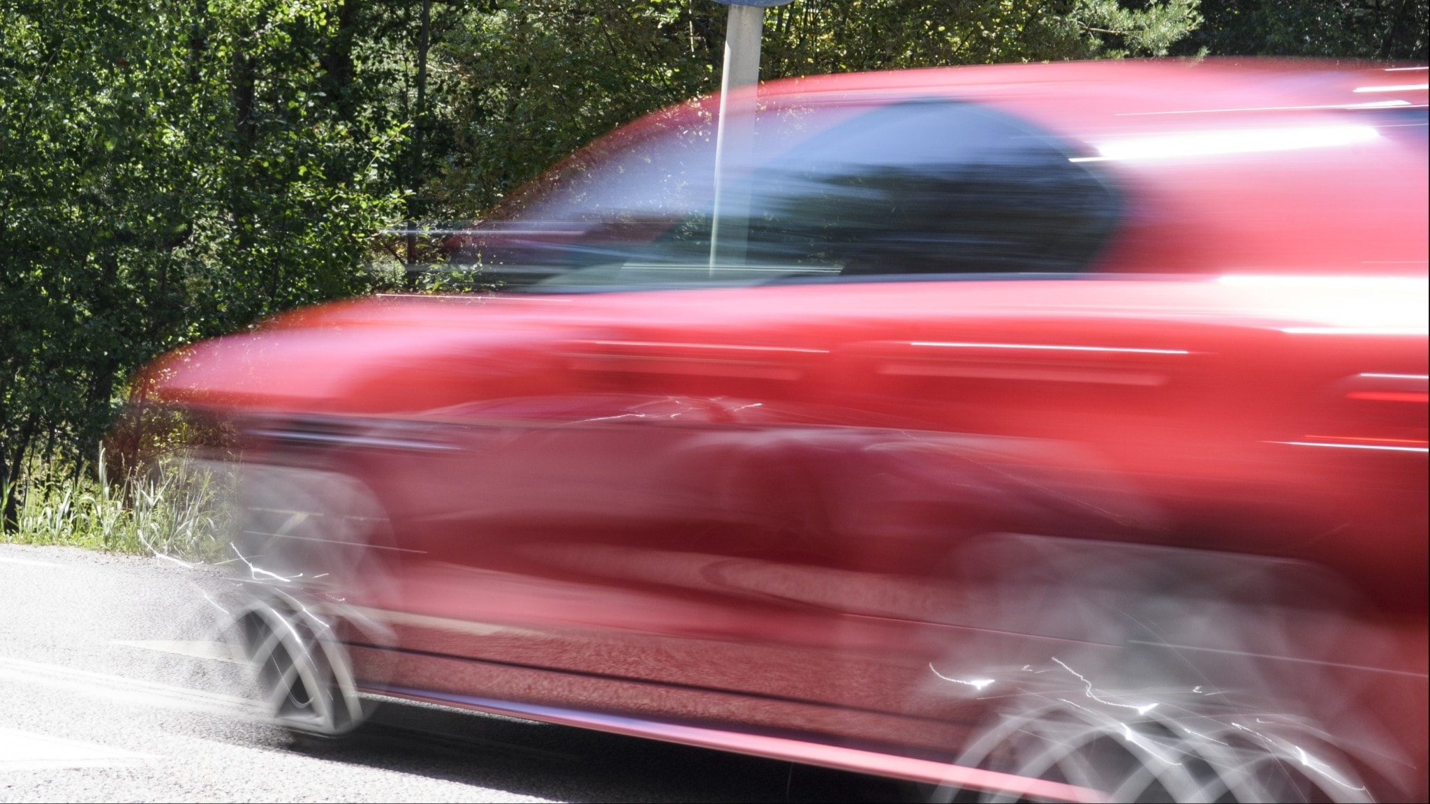 Hyrde exklusiv bil och försvann – fångades på bild i Tyskland - P4 ...