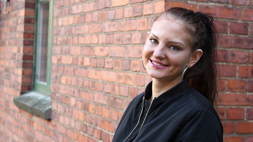 Andrea blev påkörd av tåget – berättar om olyckan i dokumentär - P4 ...
