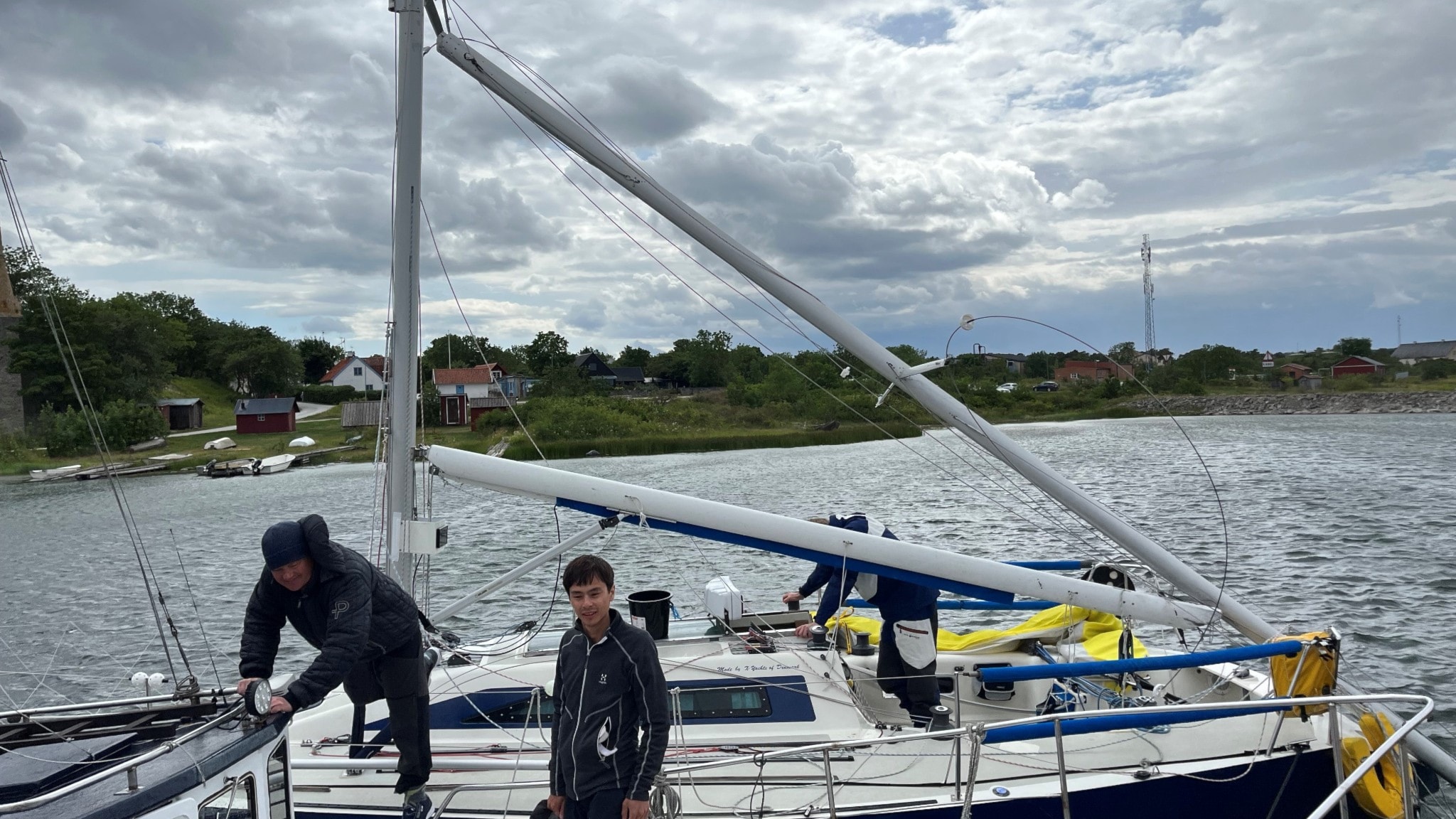 Seglare i nöd sökte skydd i Fårösund: ”Var lite i chock” | Sveriges Radio