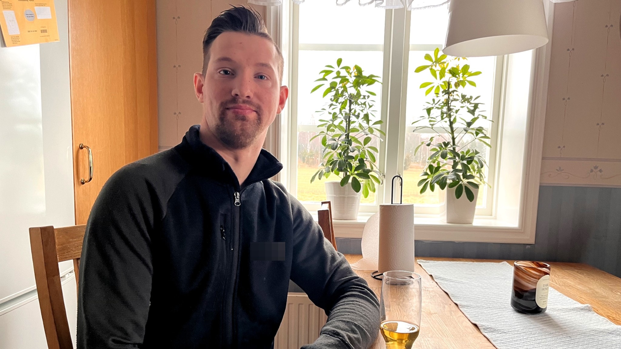 Melker Holm har en cp-skada och har tagit jägarexamen | Sveriges Radio