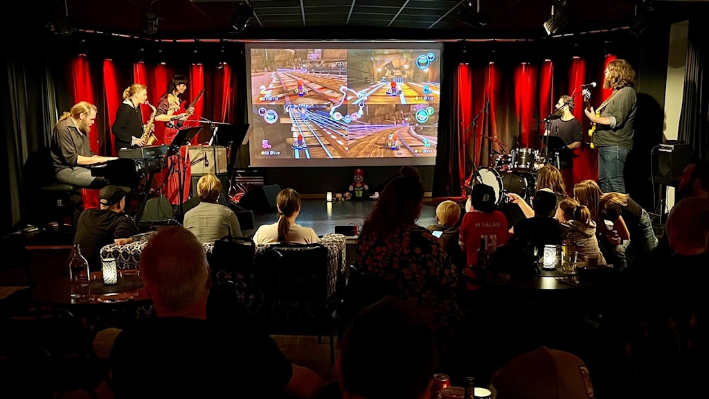 Istället för blipp-blopp – här svänger tv-spel till jazz - P4 Gävleborg ...