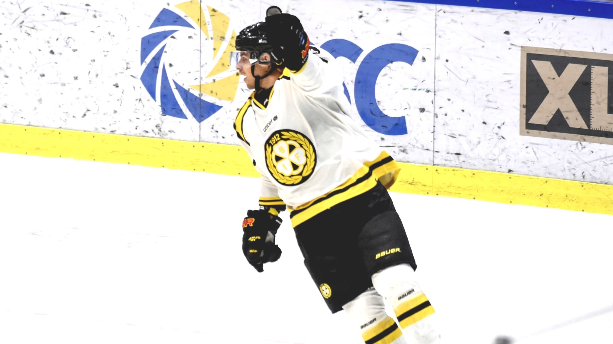 Emil Forslund lämnar Brynäs för SHL-konkurrent - P4 Gävleborg ...